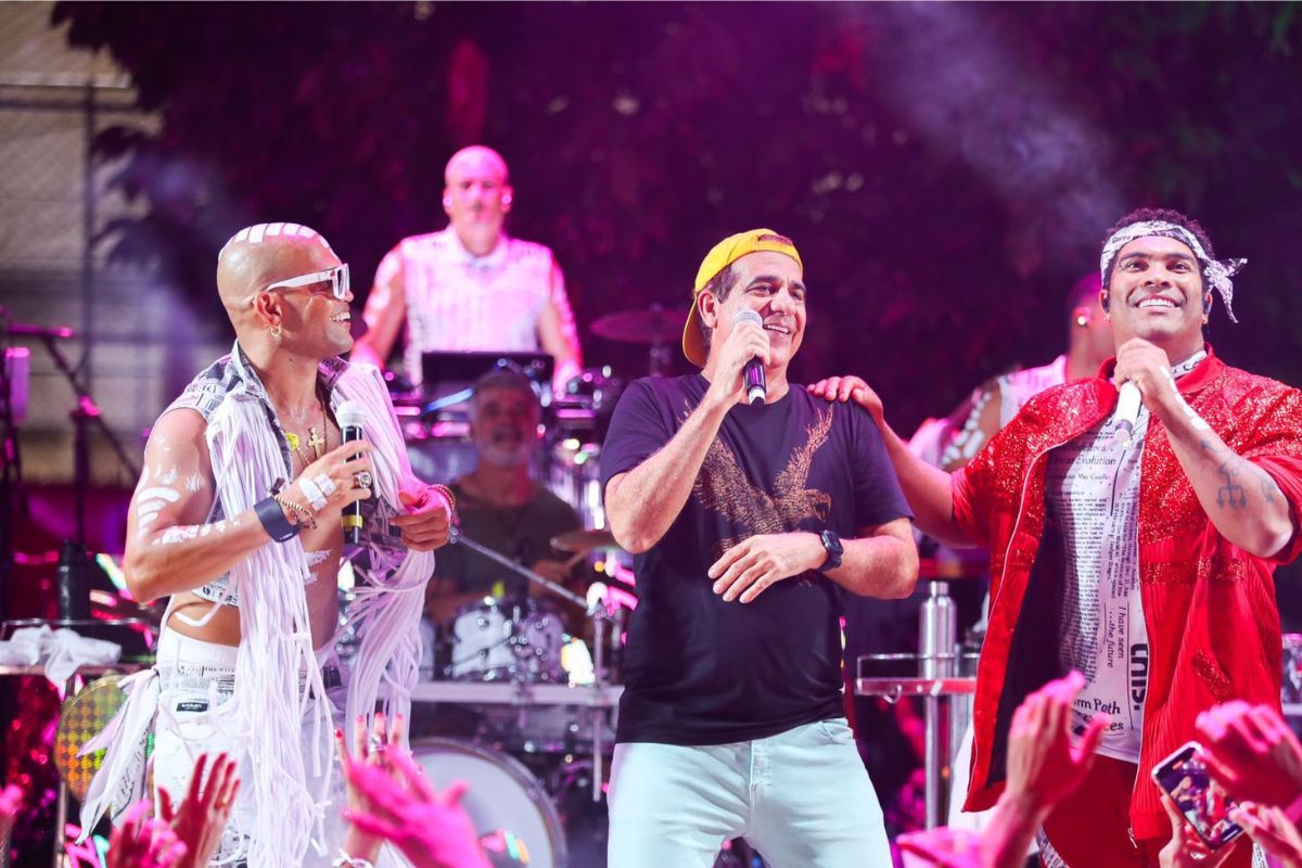 Timbalada lota Guetho Square em primeiro ensaio de verão