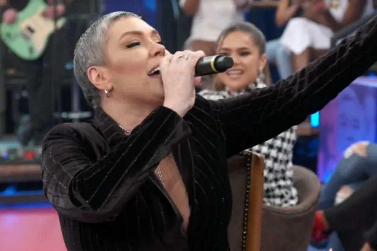 Simony comemora fim da primeira fase de tratamento contra o câncer