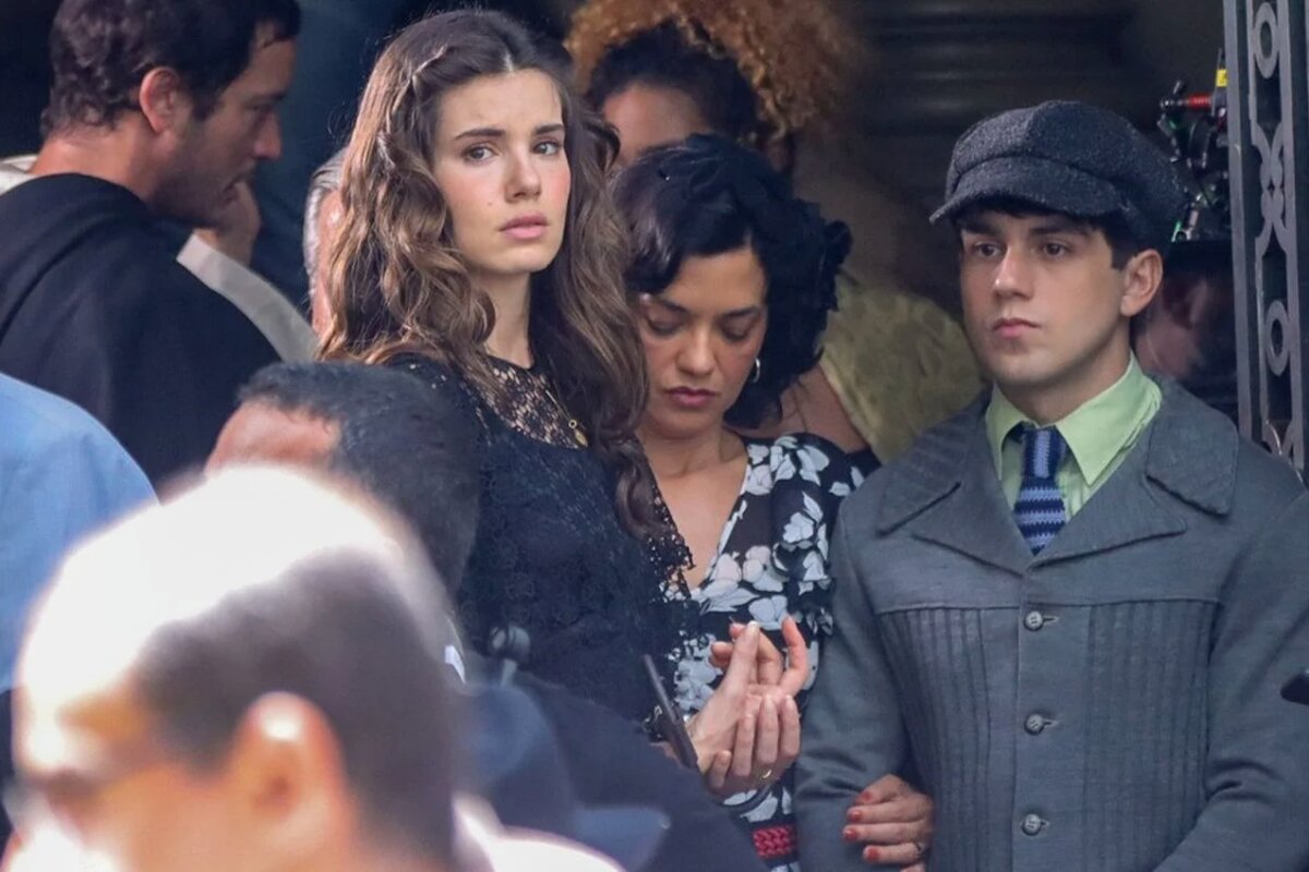 Amor Perfeito: Veja a primeira foto de Camila Queiroz e sua família negra