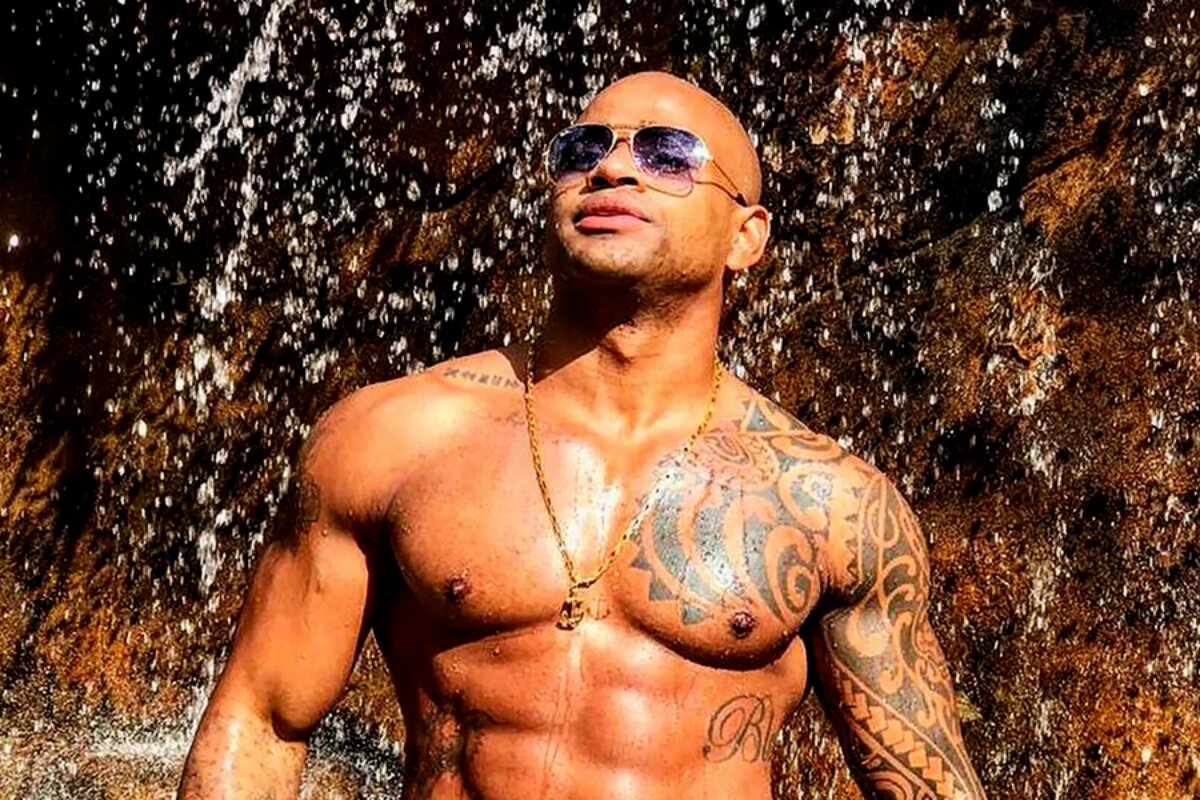 BBB23: Cezar Black afirma que, se der ideia, sister cai na lábia dele