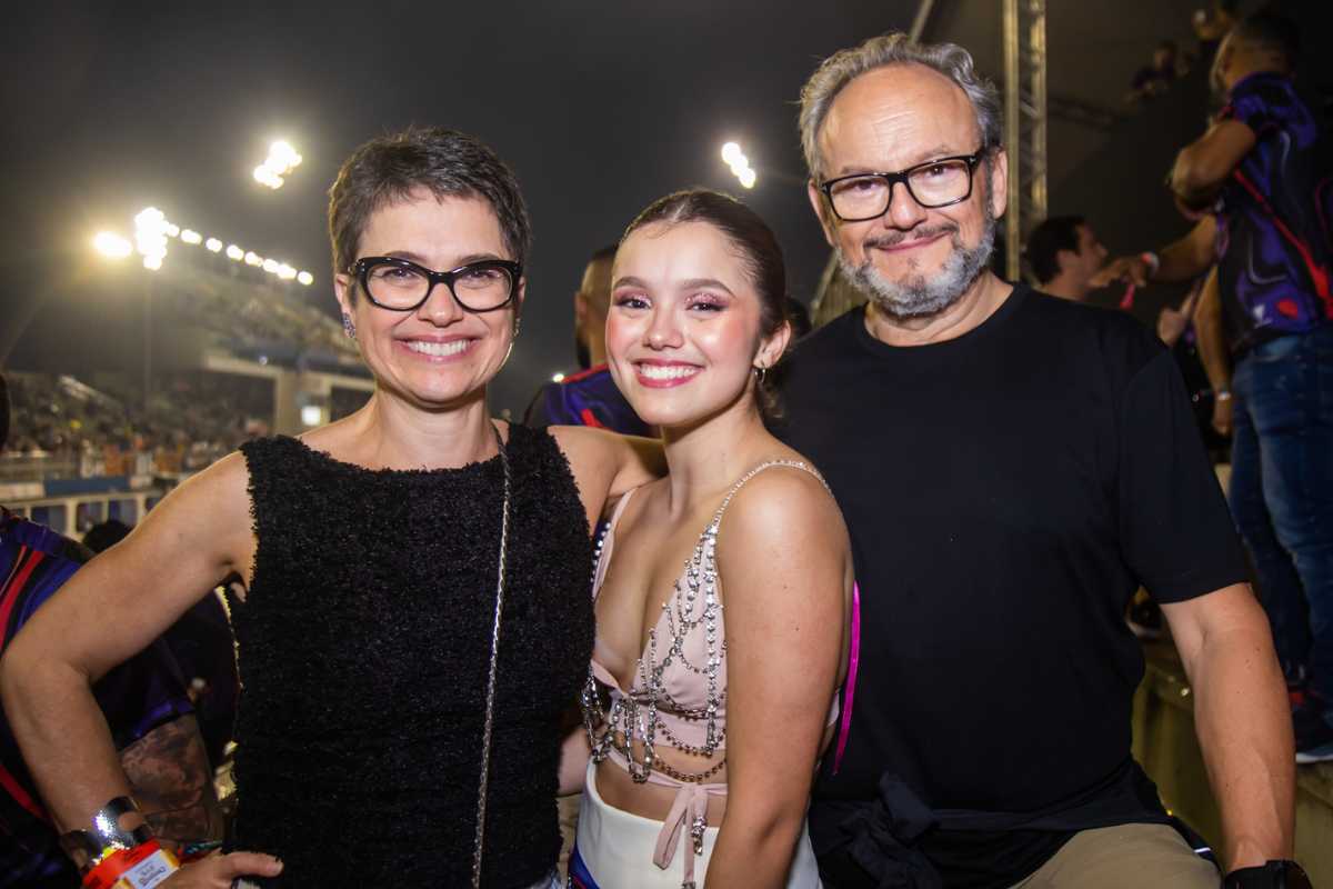 Sandra Annenberg curte a folia com família
