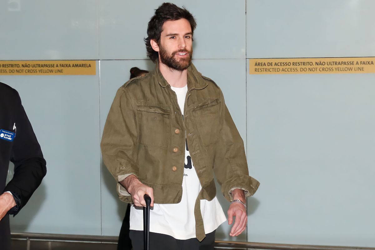 Baixista do Coldplay, Guy Berryman, chega a São Paulo para shows