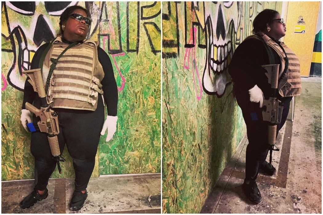 Jojo posa com réplica de arma real, após comentar sonho de ser delegada