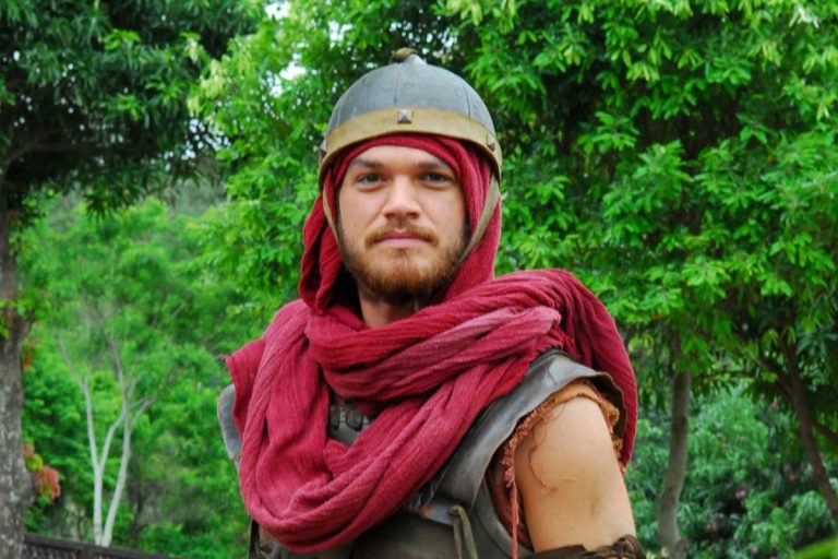 Relembre papéis de sucesso de Emílio Dantas, o Theo de 'Vai Na Fé'