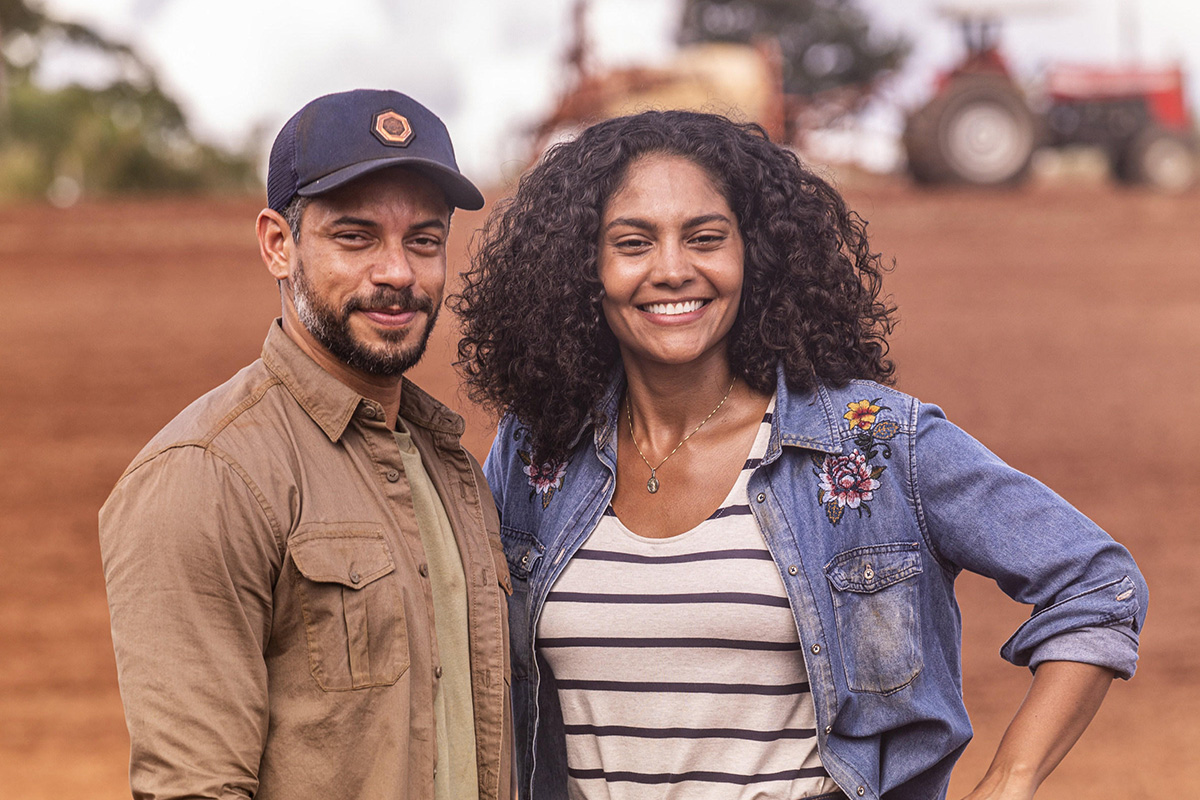 Terra e Paixão: Jonatas promete ajudar Aline
