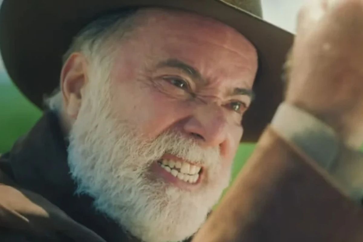 Terra e Paixão: Antônio La Selva confessa crime, aos berros - OFuxico