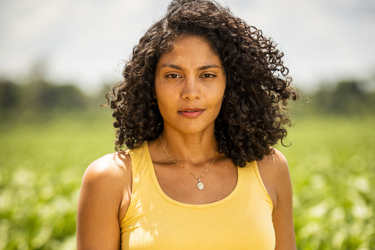 Terra e Paixão: Aline não consegue voltar a ser professora