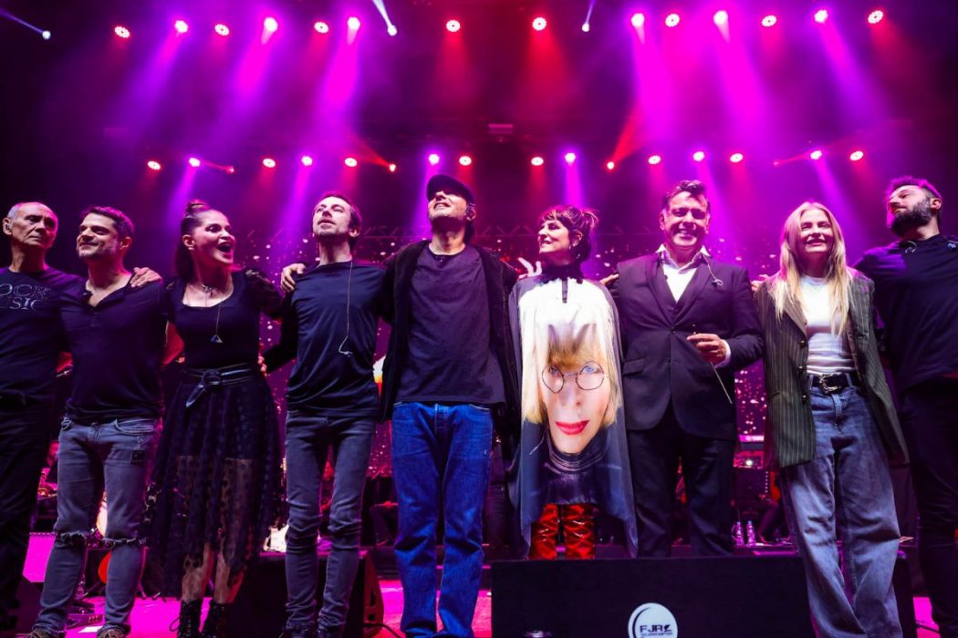 Luisa Sonza e Beto Lee se emocionam em homenagem para Rita Lee