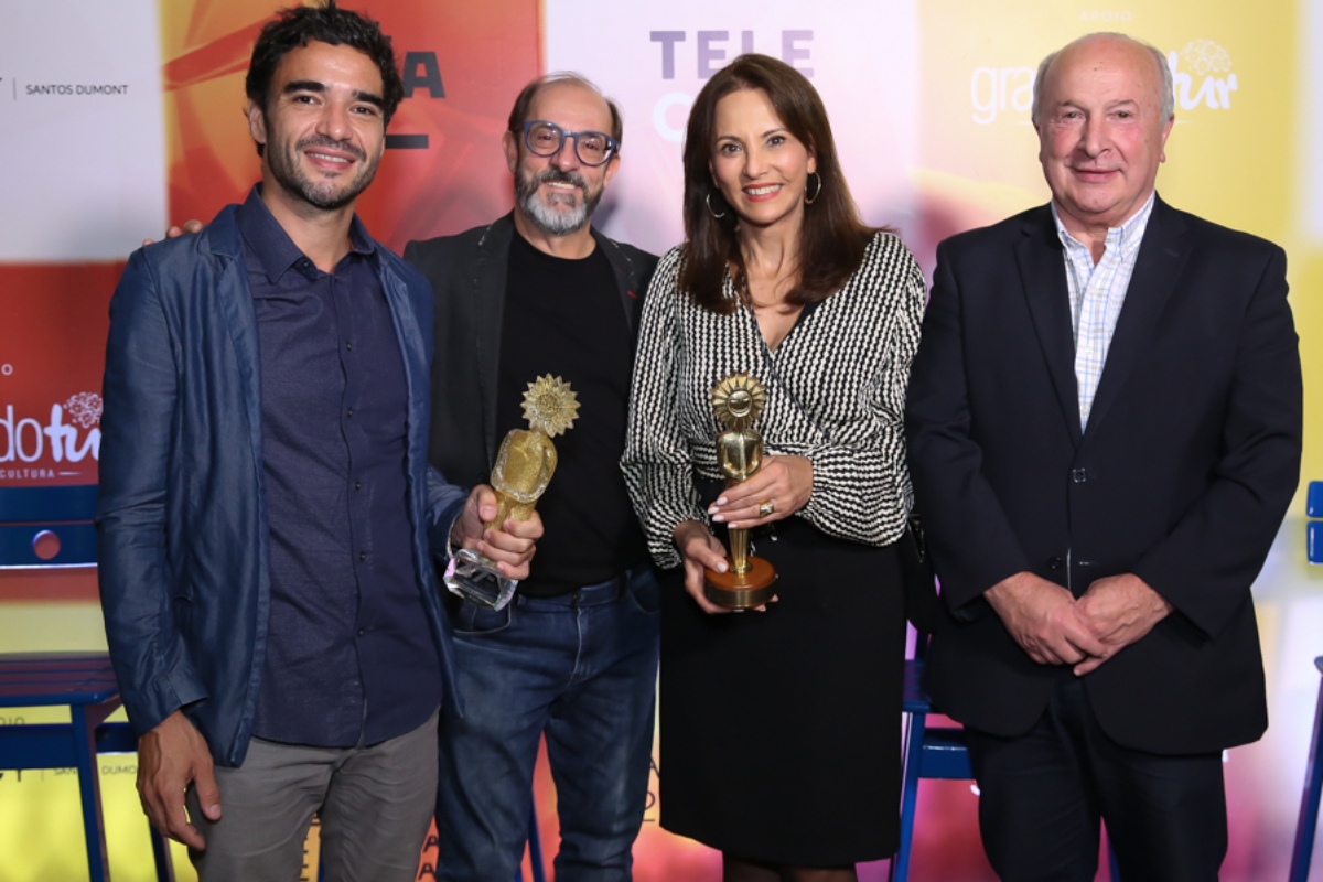 Caio Blat e Marcos Breda prestigiam evento de cinema, no Rio de Janeiro