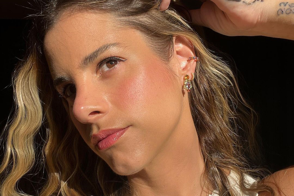 Shantal surge de biquíni e abre o jogo sobre cirurgias plásticas