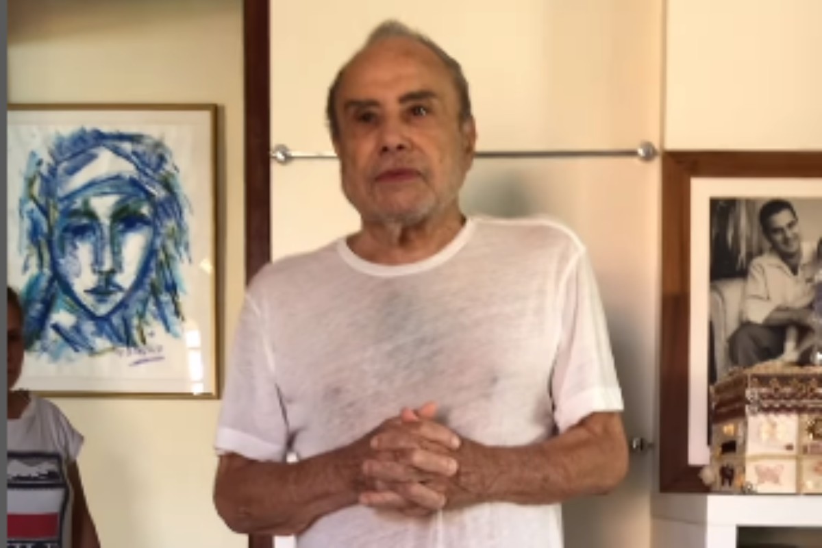 Stênio Garcia volta a se exercitar após internação em estado grave