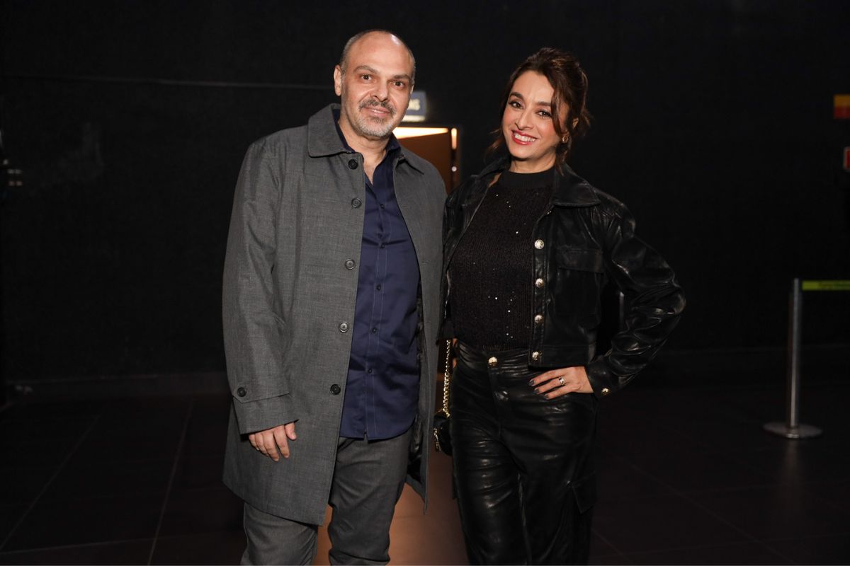 Cátia Fonseca dá beijo no marido em show de Sandy. Foto! - OFuxico