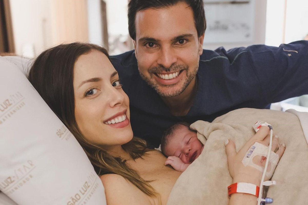 Fabiana Justus mostra momentos inéditos do nascimento do filho