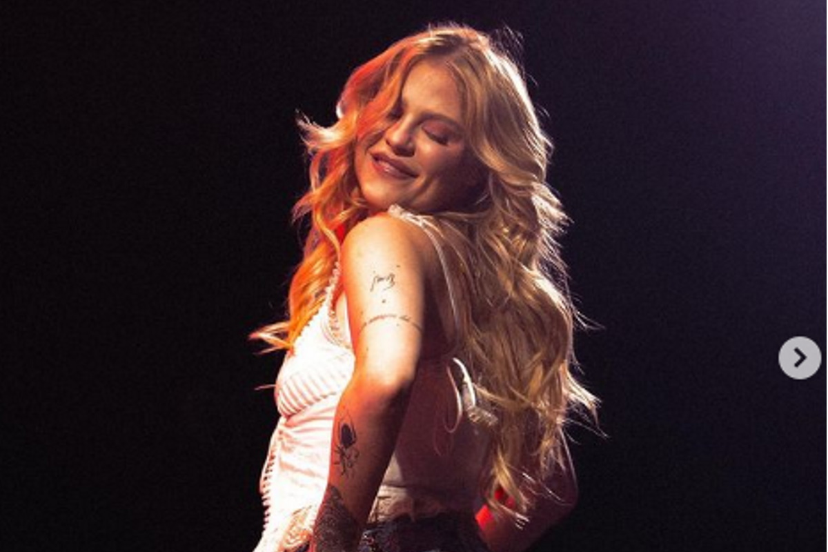 Luísa Sonza muda letra da música 'Chico', chora e manda indireta