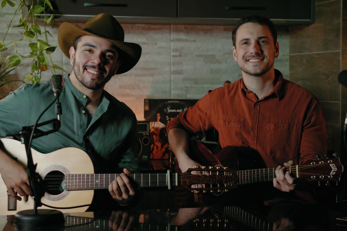 Neto & Felipe lançam música 'Me Fale Agora' - OFuxico