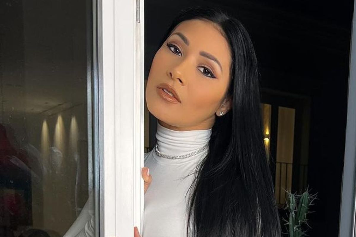 'Ninguém sabe o que passei', diz Simaria, após treta com o ex