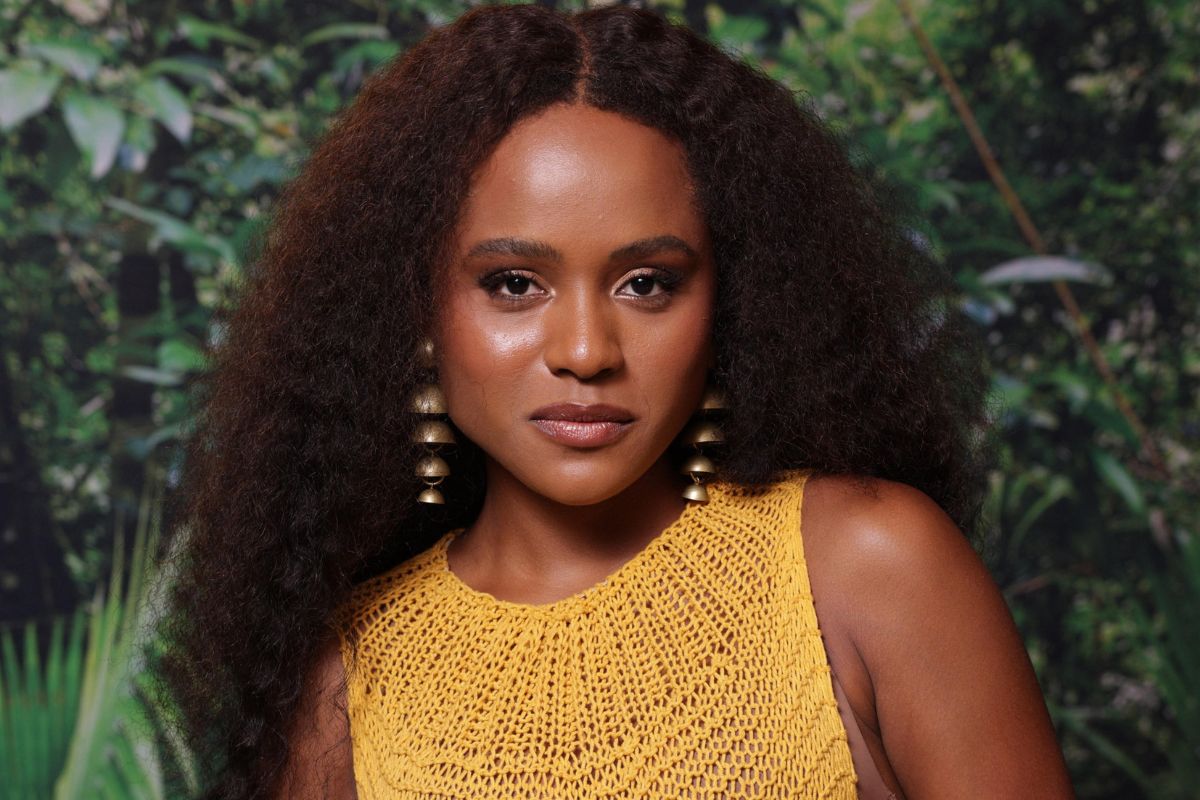 Dakota Johnson esclarece comentário: 'Deixe-me em paz'