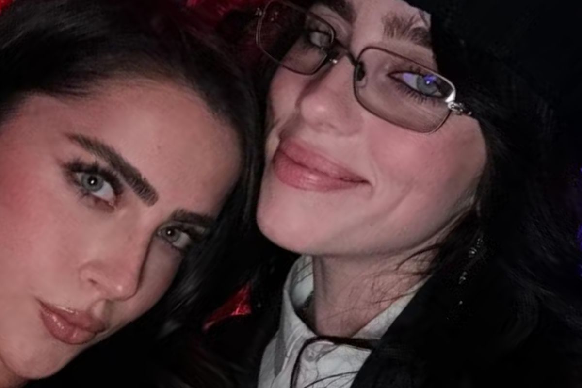 Jade Picon finge normalidade em selfie com Billie Eilish - OFuxico