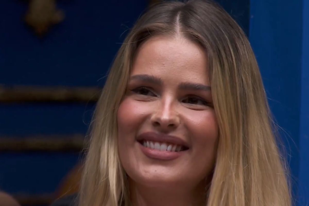 Ex-Miss Universo posa nua - OFuxico